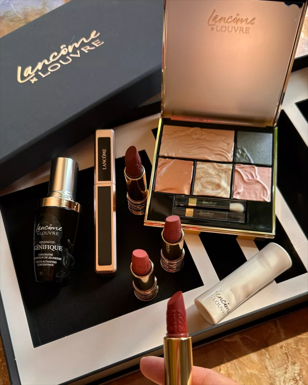 BST Lancôme x Louvre: Sự giao thoa giữa vẻ đẹp phụ nữ thần thoại và thời hiện đại